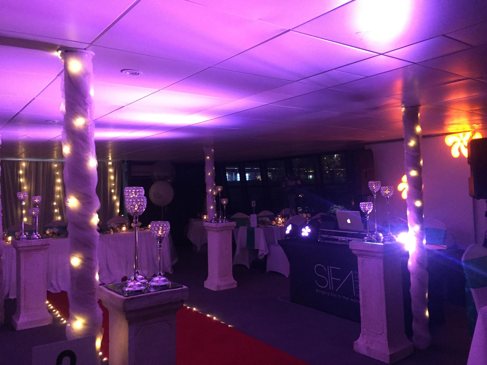 How to Choose the Right DJ for Your Wedding Dance Party